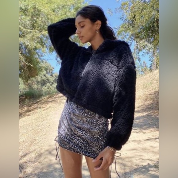 Jackets & Coats | 34 Urban Outfitters Cropped Teddy Jacket Black | Poshmark